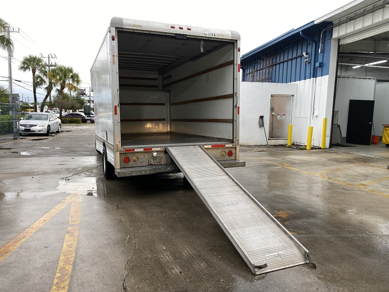2008 17' Box Truck for Sale in Fort Lauderdale, FL 33312 | U-Haul Truck ...