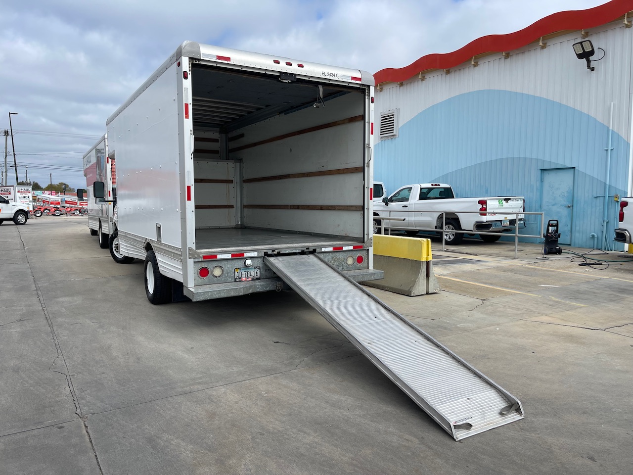 2009 17' Box Truck for Sale in Tampa, FL 33605 | U-Haul Truck Sales