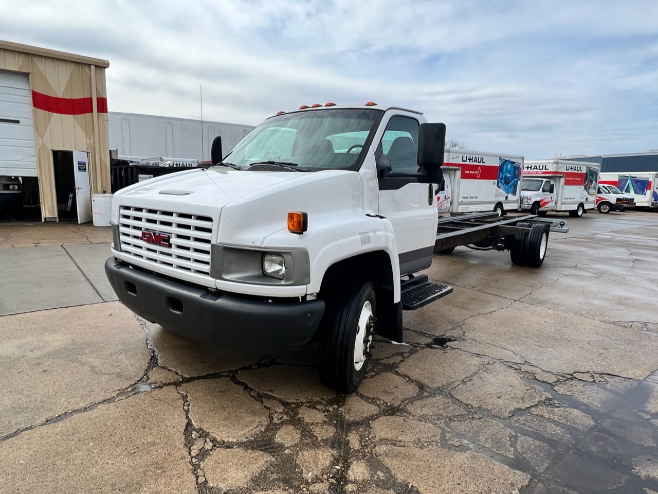 2006 GMC 5500 Cab and Chassis for Sale in Hobbsville, NC 27946 | U-Haul Truck Sales