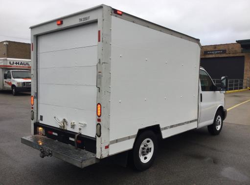 2012 10' Box Truck for Sale in Rolling Meadows, IL 60008 | U-Haul Truck ...